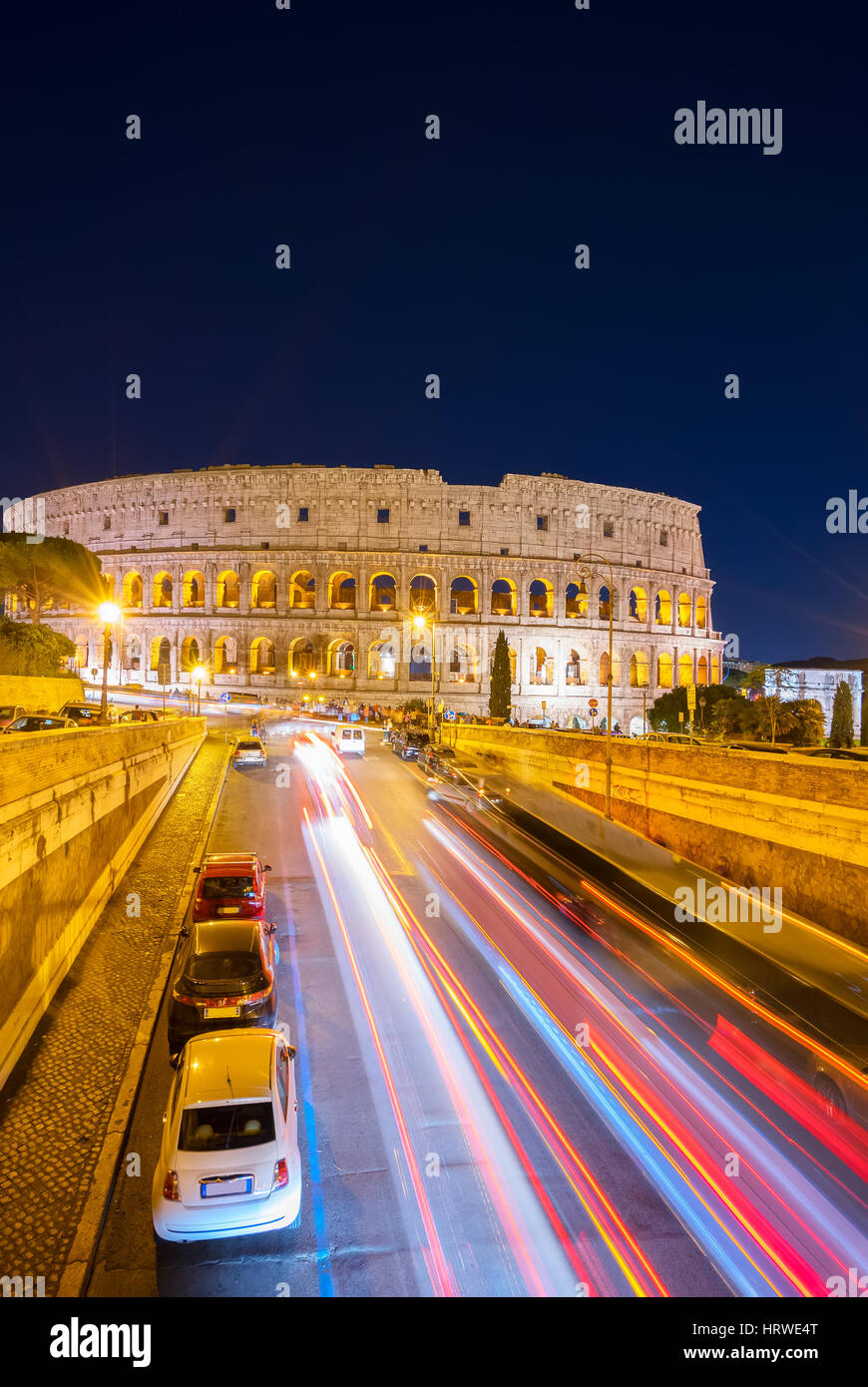 Colosseum night traffic lights rome hi-res stock photography and images ...