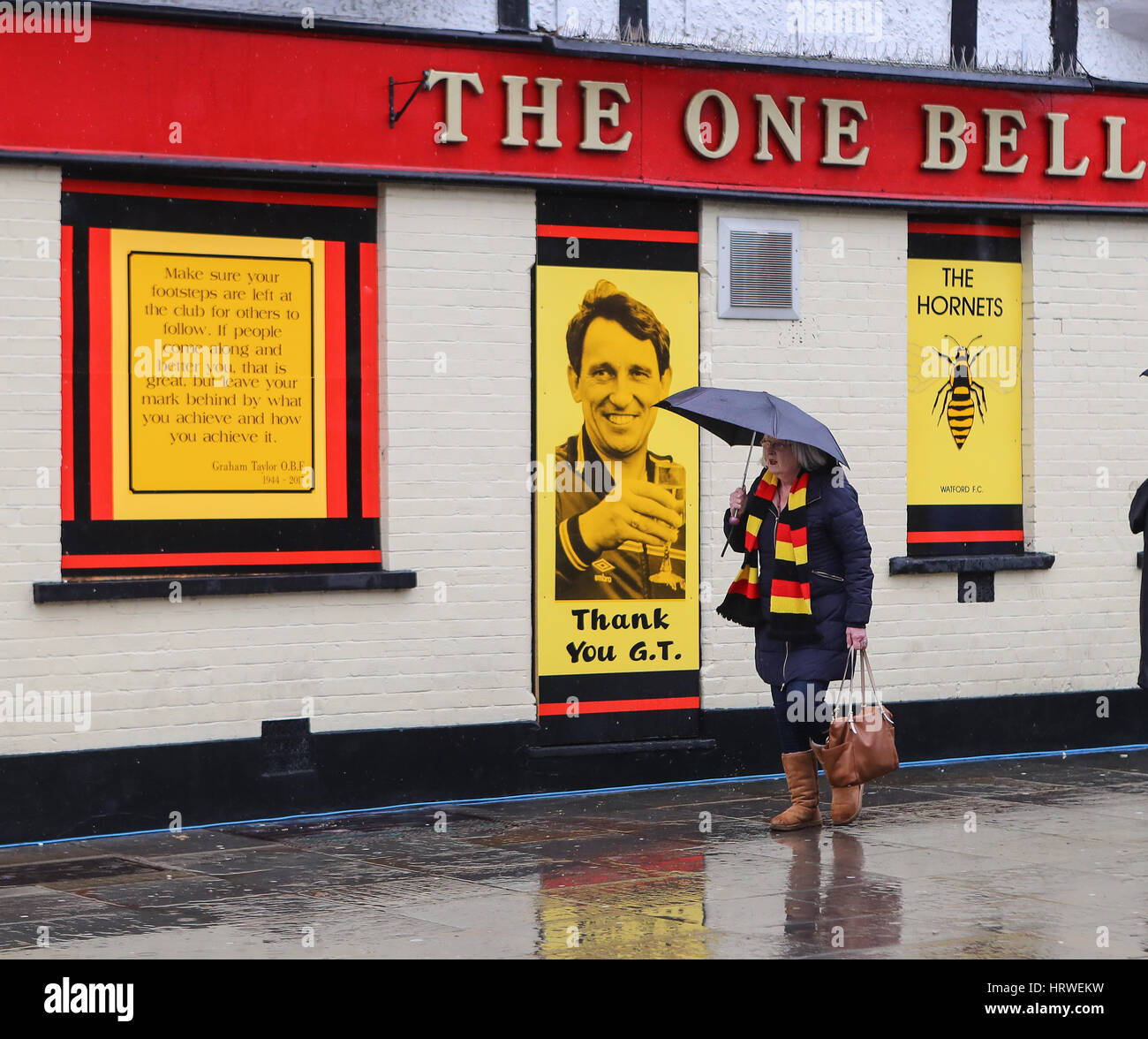 Ex wolves manager hi-res stock photography and images - Alamy