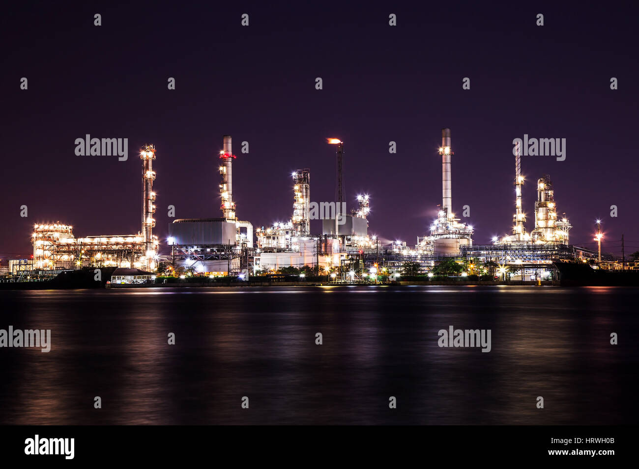 Refinery tank hi-res stock photography and images - Alamy