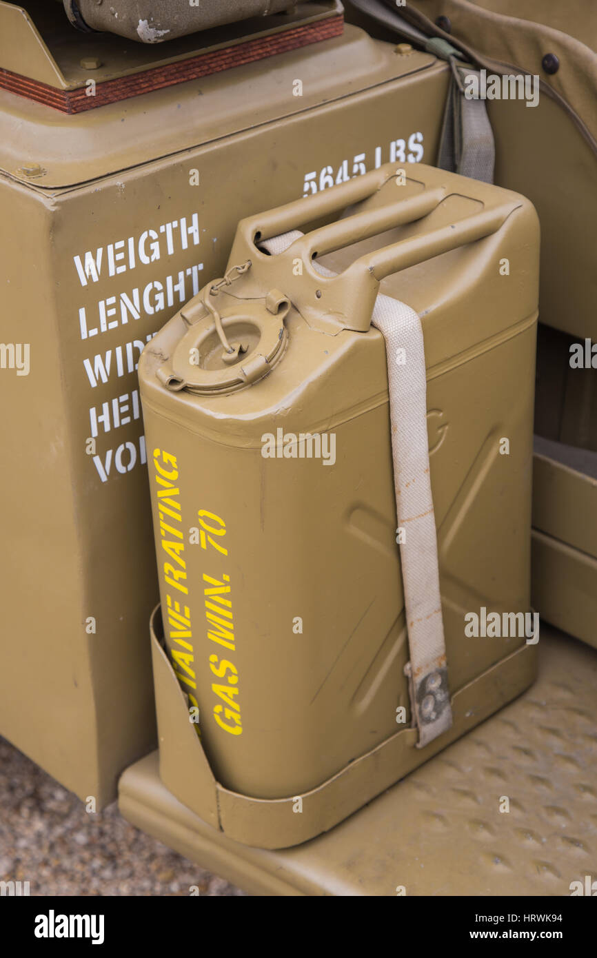 Kerosene pour hi-res stock photography and images - Alamy