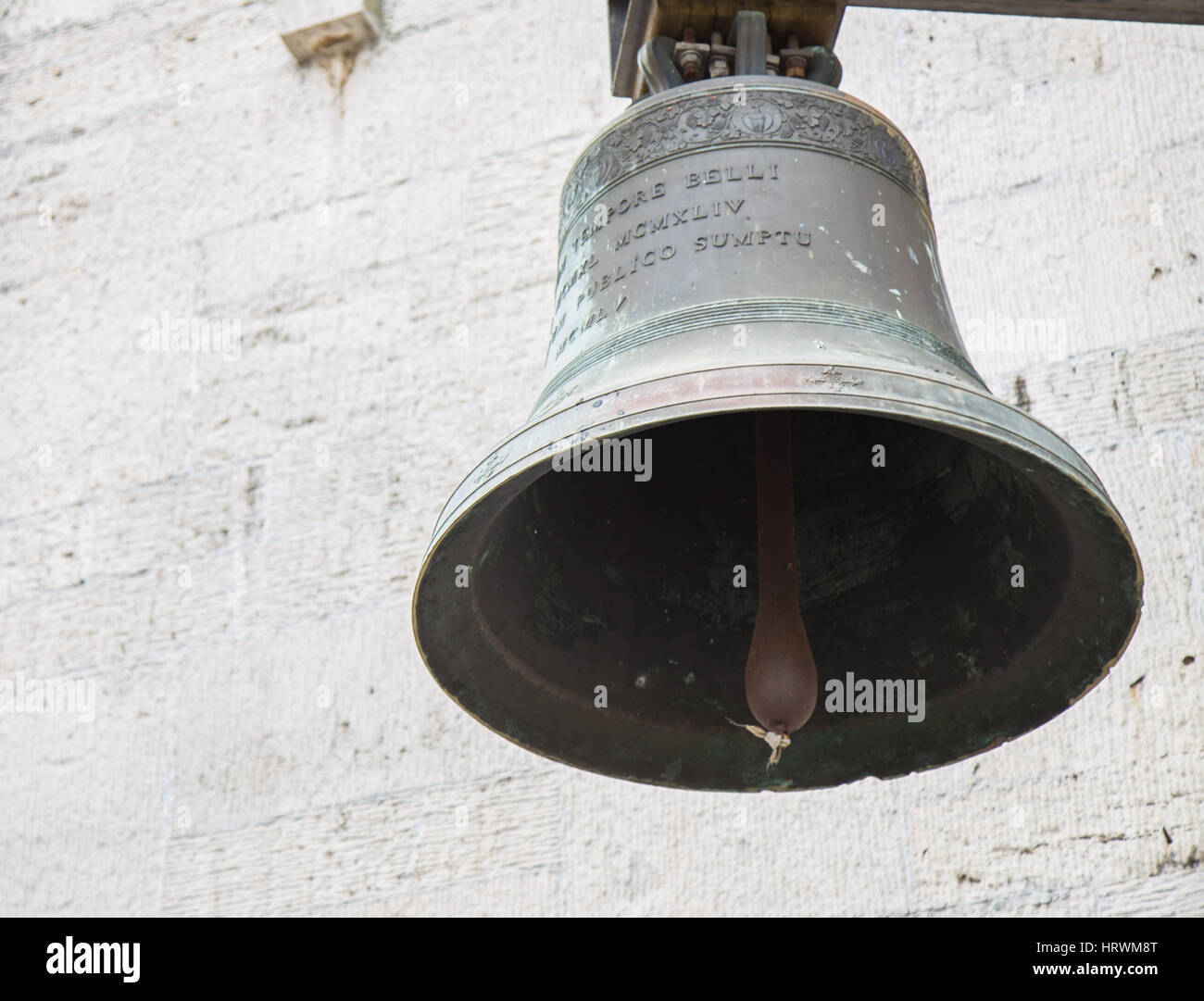 Bell ringing icon hi-res stock photography and images - Alamy