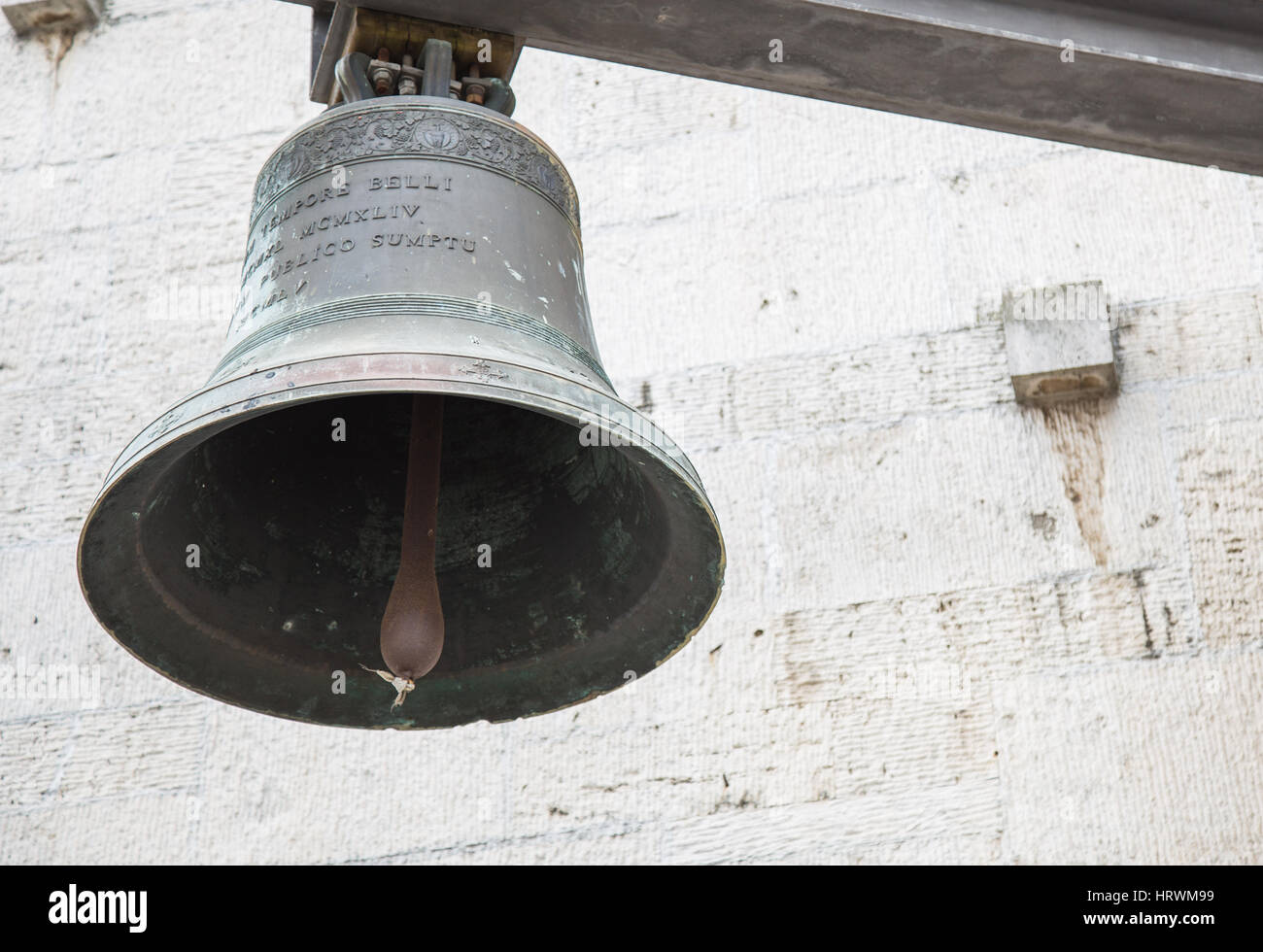 Bell ringing icon hi-res stock photography and images - Alamy