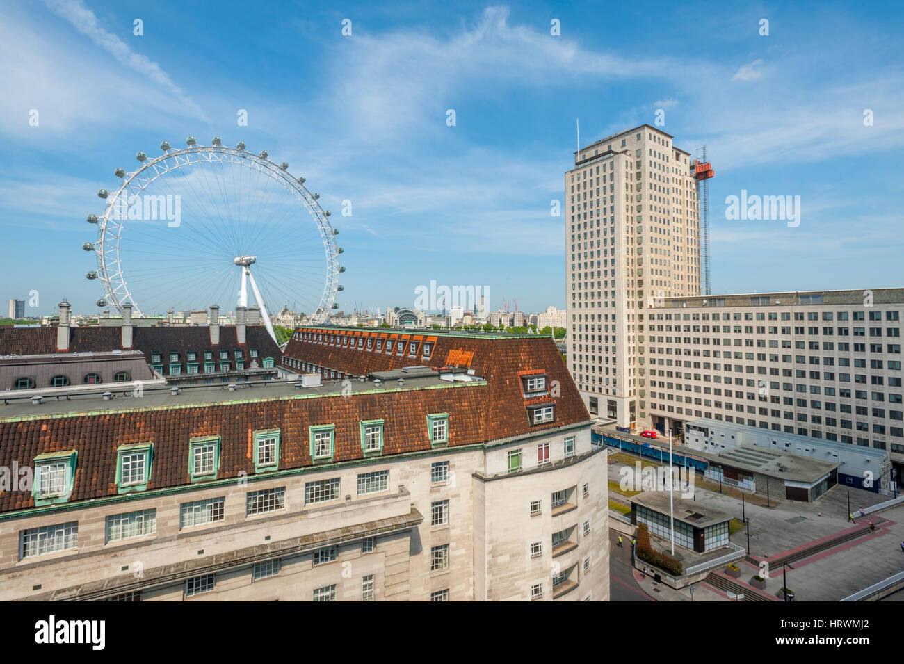 London shell sun blue hi-res stock photography and images - Alamy