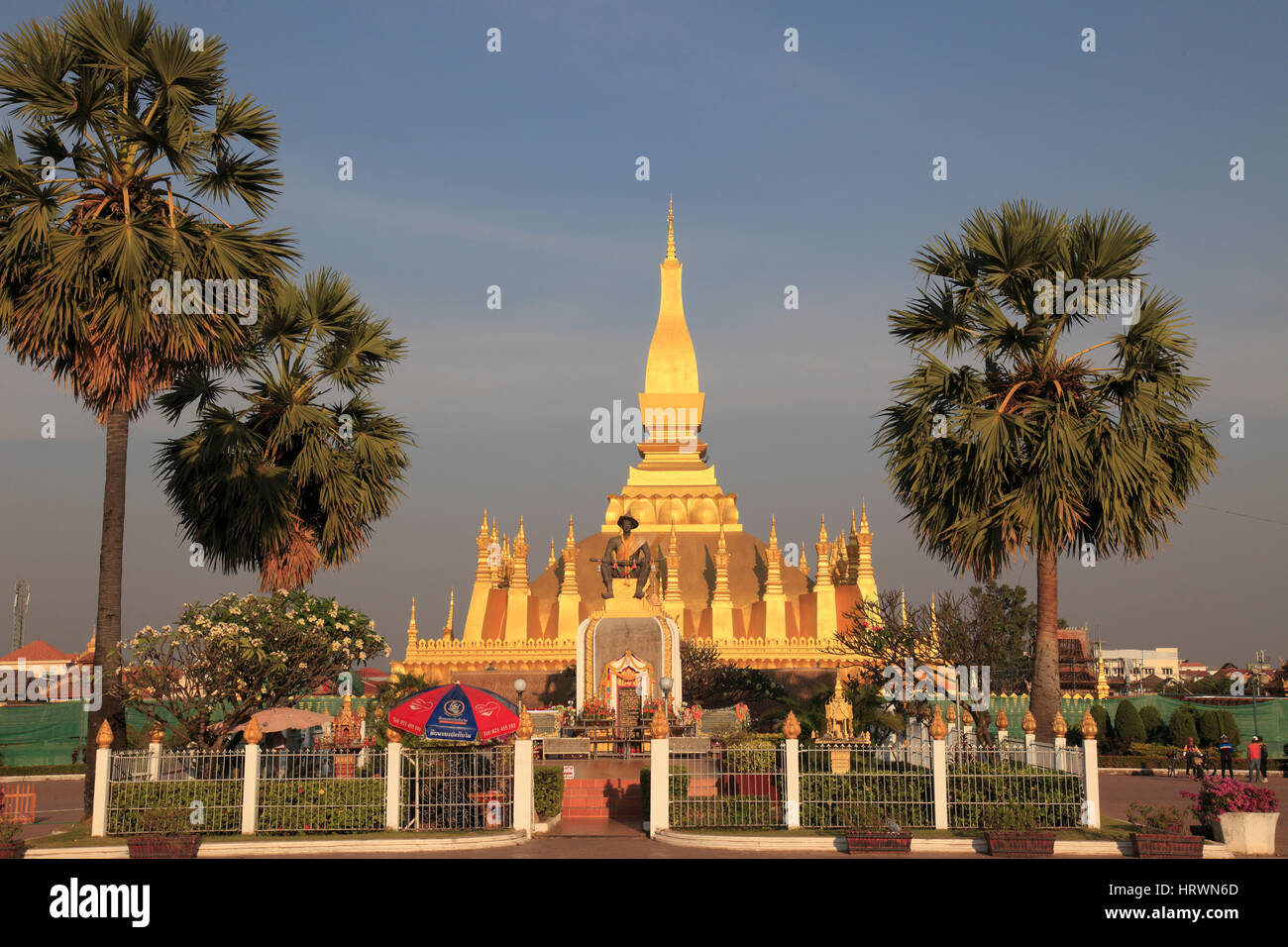 Statue of king setthathirath hi-res stock photography and images - Alamy