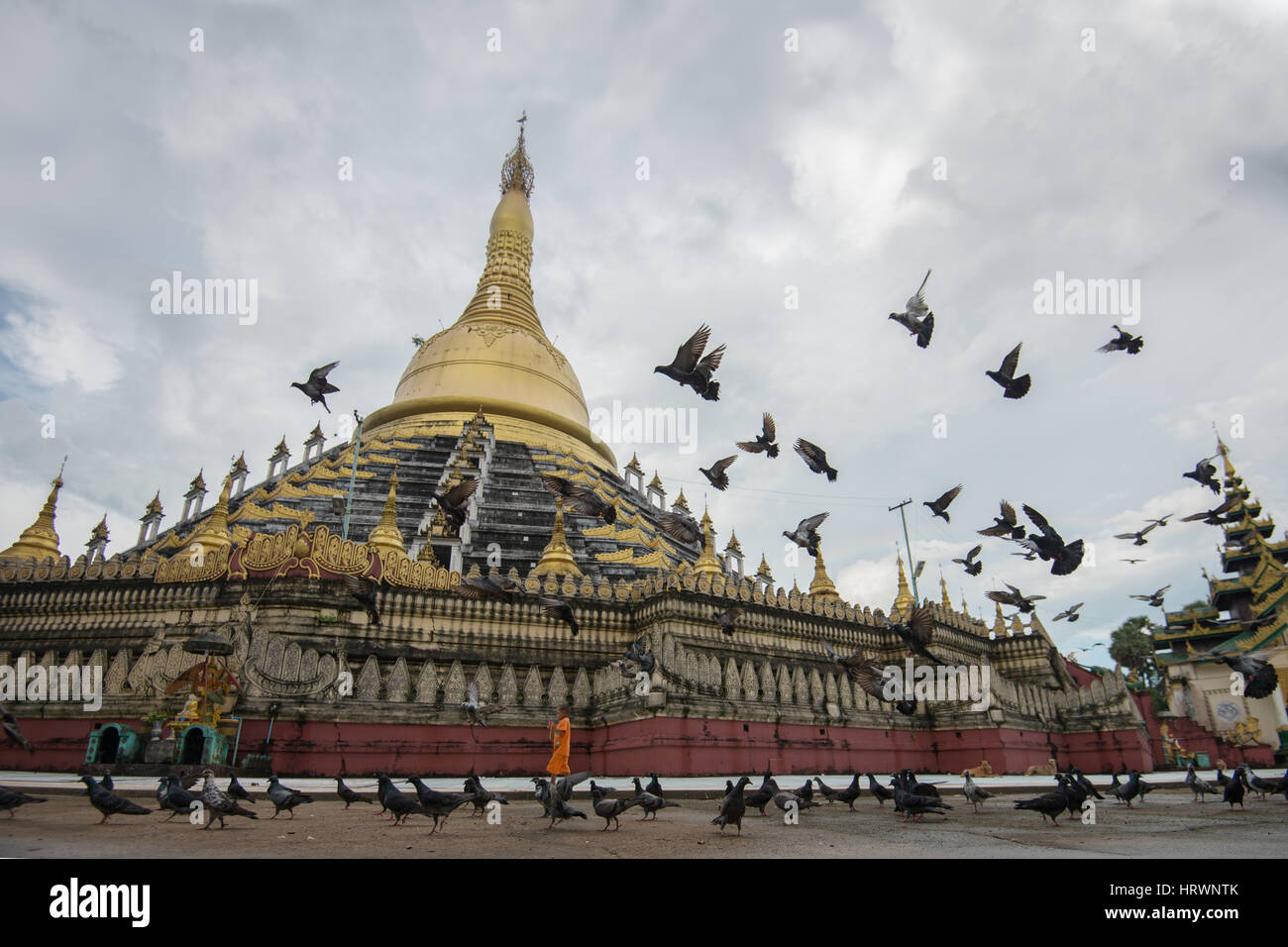 Mahazedi paya with pigeon the largest pagoda in bago , myanmar Stock ...