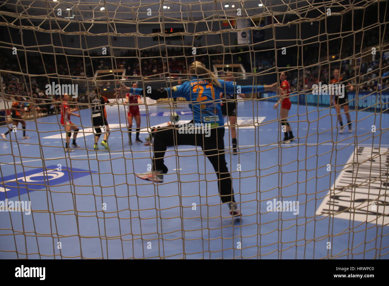 Handball goalkeeper hi-res stock photography and images - Alamy