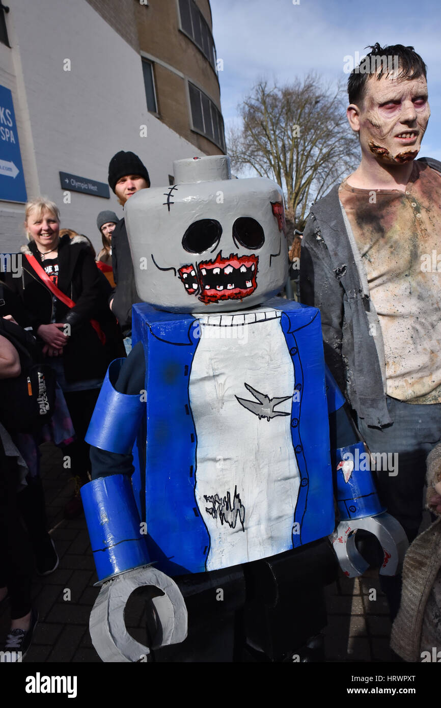 Olympia, London, UK. 4th March 2017. Fans of the Walking Dead attend ...