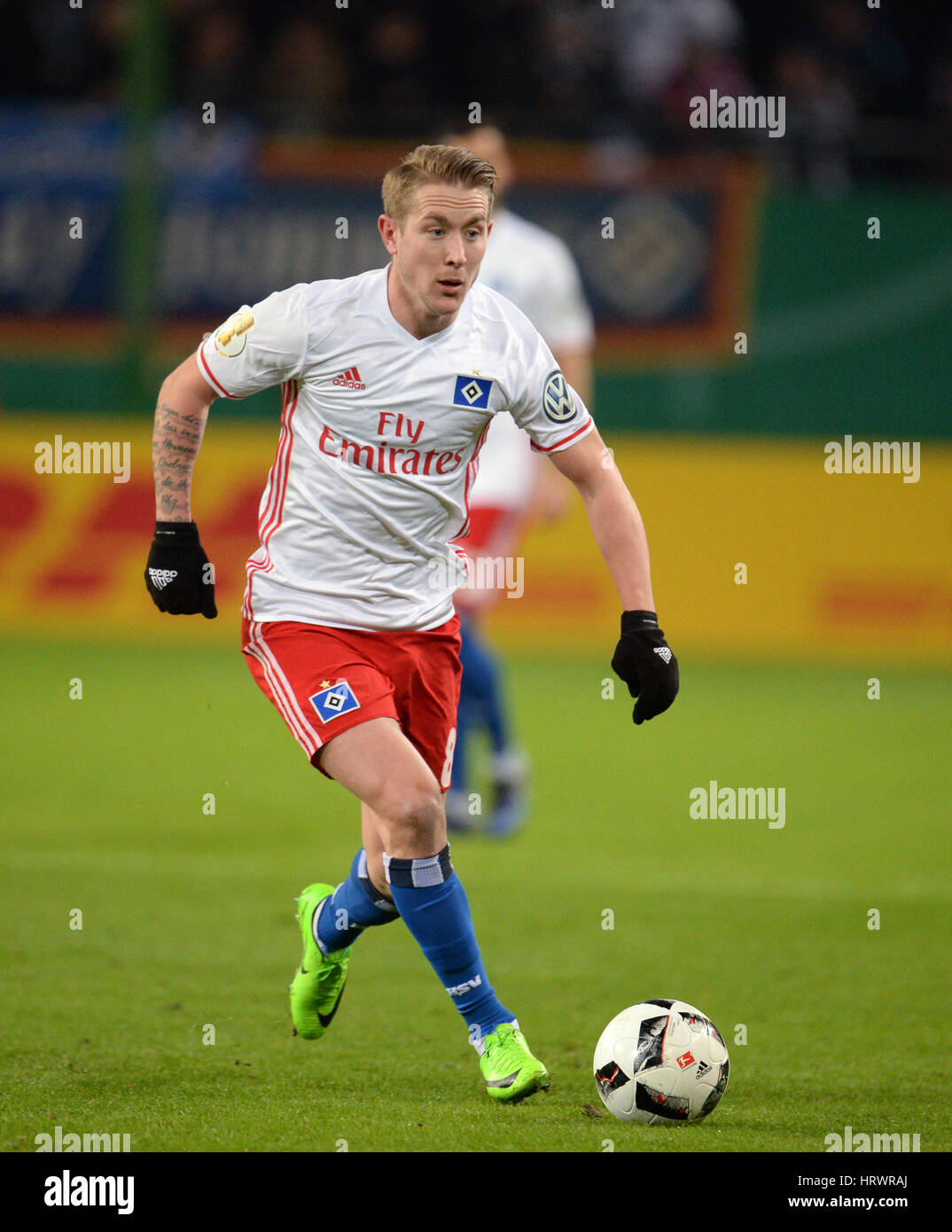 Hamburg, Germany. 01st Mar, 2017. Hamburg's Lewis Holtby in action ...