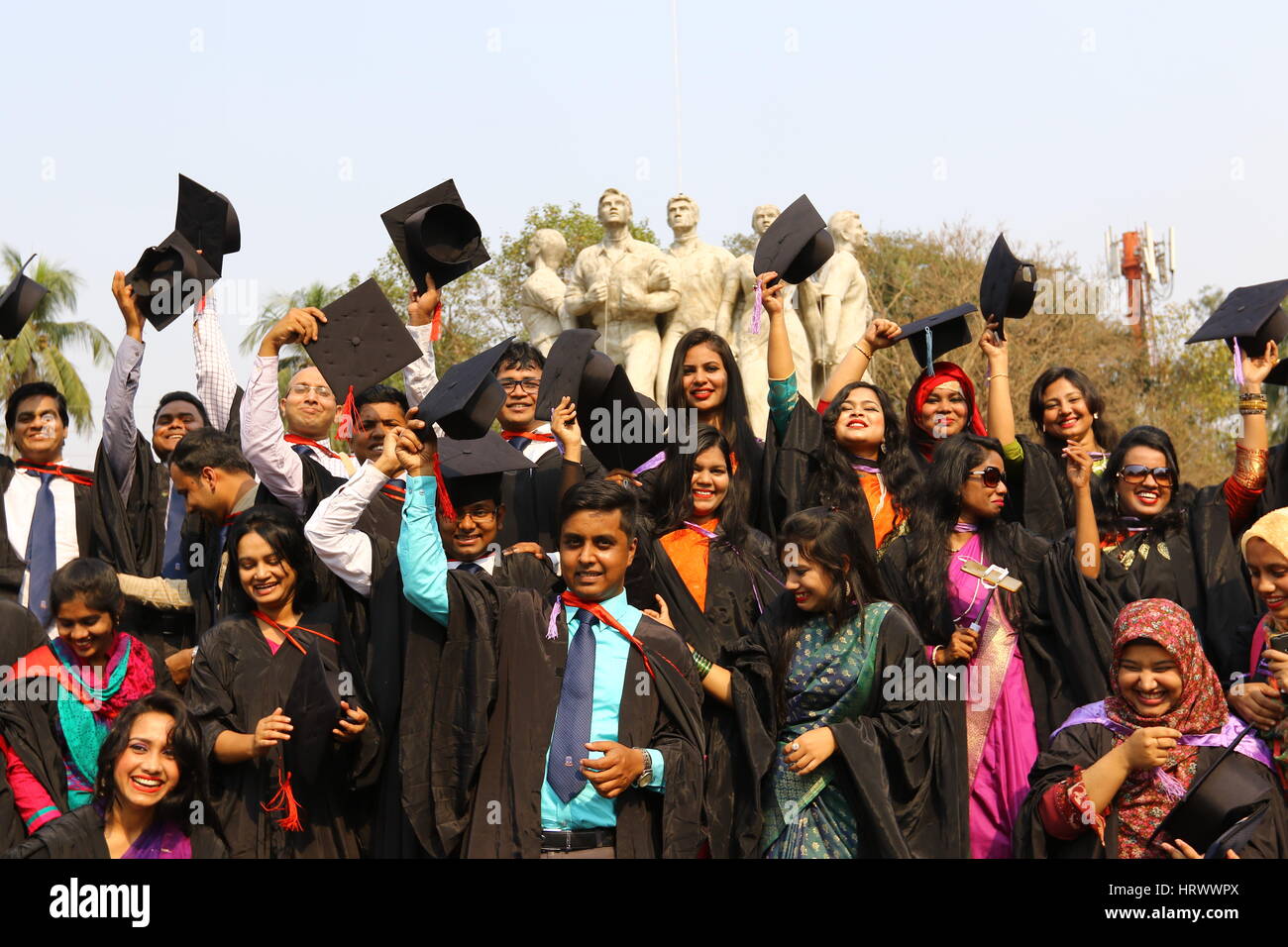Dhaka, Bangladesh. 4th Mar, 2017. Dhaka University graduates throw ...
