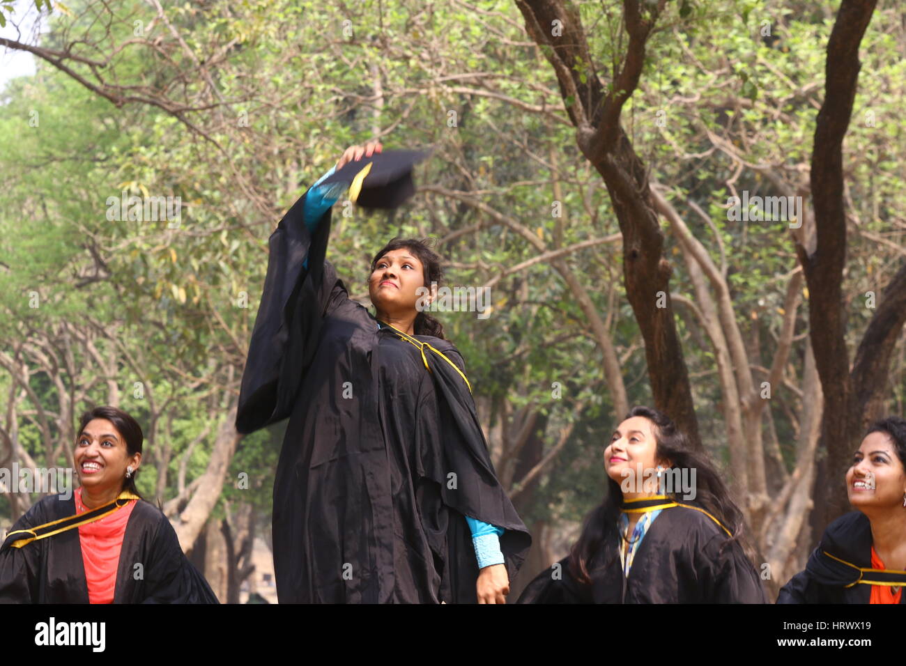 Dhaka, Bangladesh. 4th Mar, 2017. Dhaka University graduates throw ...