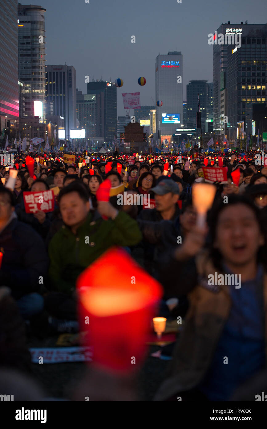 4th March 2017, Gwanghwamun, Seoul, South Korea. Protest against ...