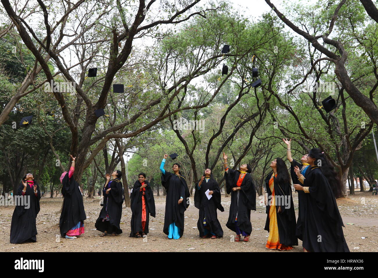 Dhaka, Bangladesh. 4th Mar, 2017. Dhaka University graduates throw ...
