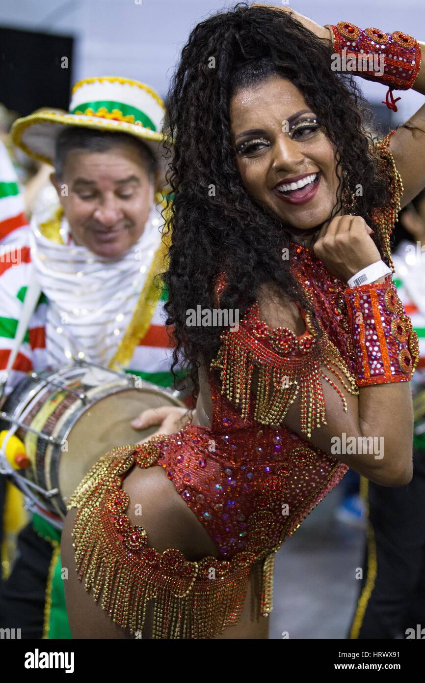 Tarine hi-res stock photography and images - Alamy