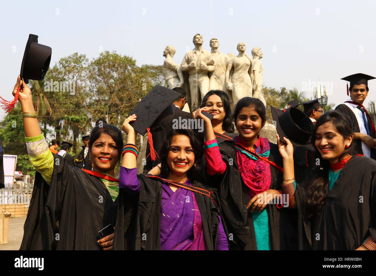 Dhaka, Bangladesh. 4th Mar, 2017. Dhaka University graduates throw ...