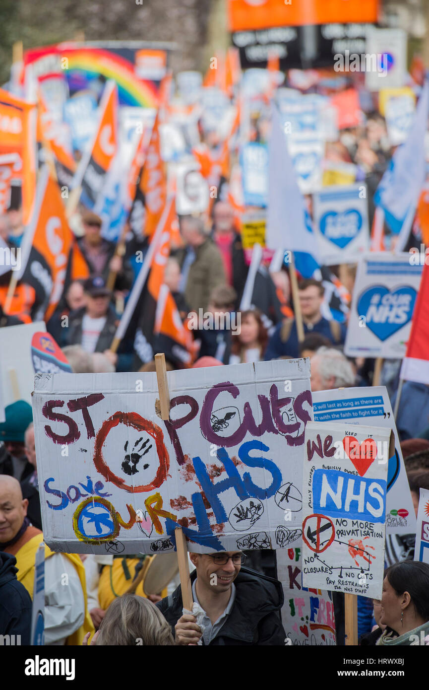 Stop nhs privatisation hi-res stock photography and images - Alamy