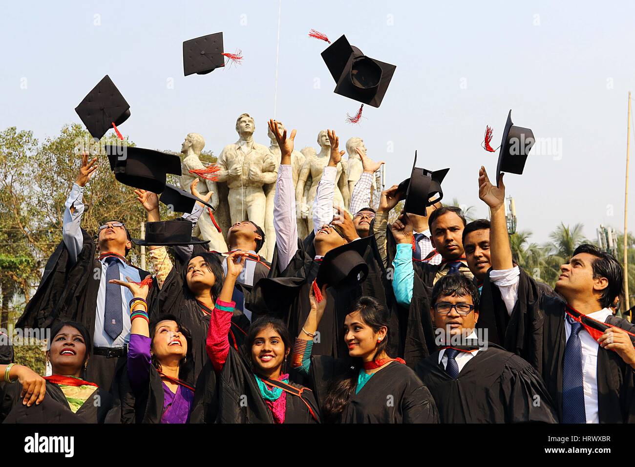 Dhaka, Bangladesh. 4th Mar, 2017. Dhaka University graduates throw ...