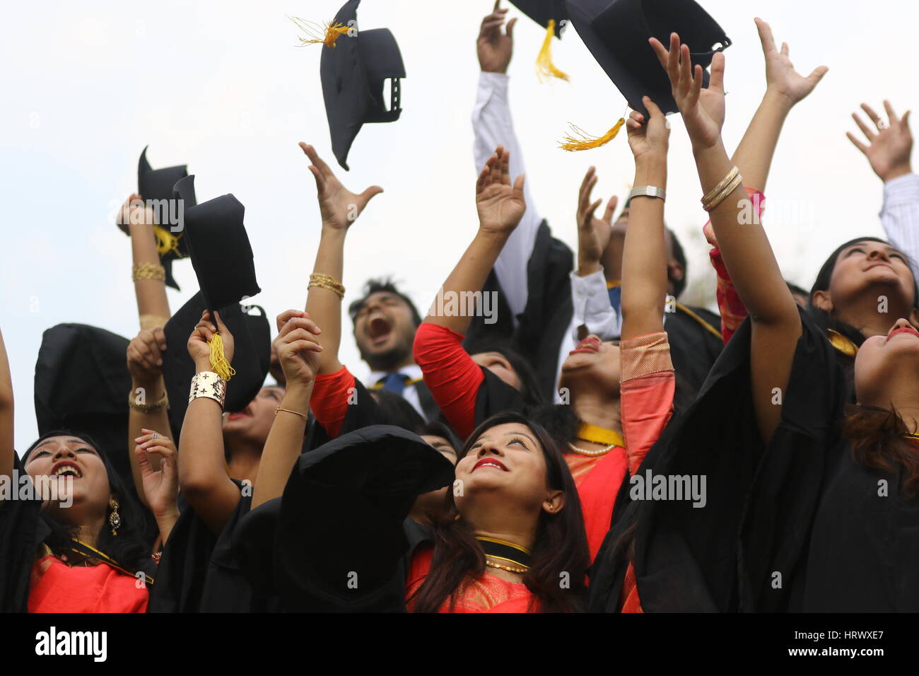 Dhaka, Bangladesh. 4th Mar, 2017. Dhaka University graduates throw ...