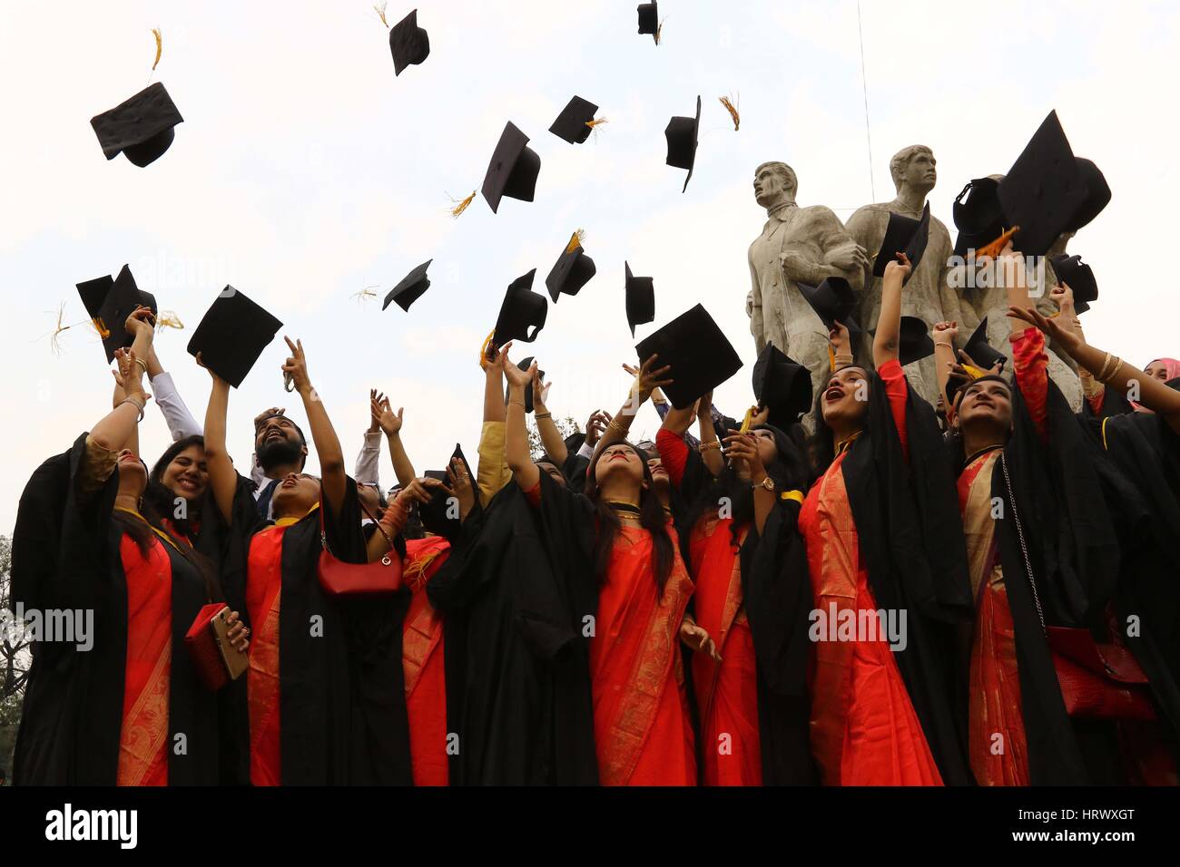 Dhaka, Bangladesh. 4th Mar, 2017. Dhaka University graduates throw ...