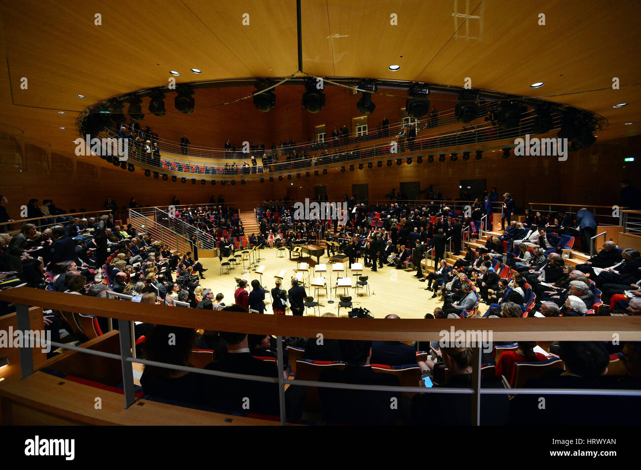 Pierre boulez concert hall hi-res stock photography and images - Alamy