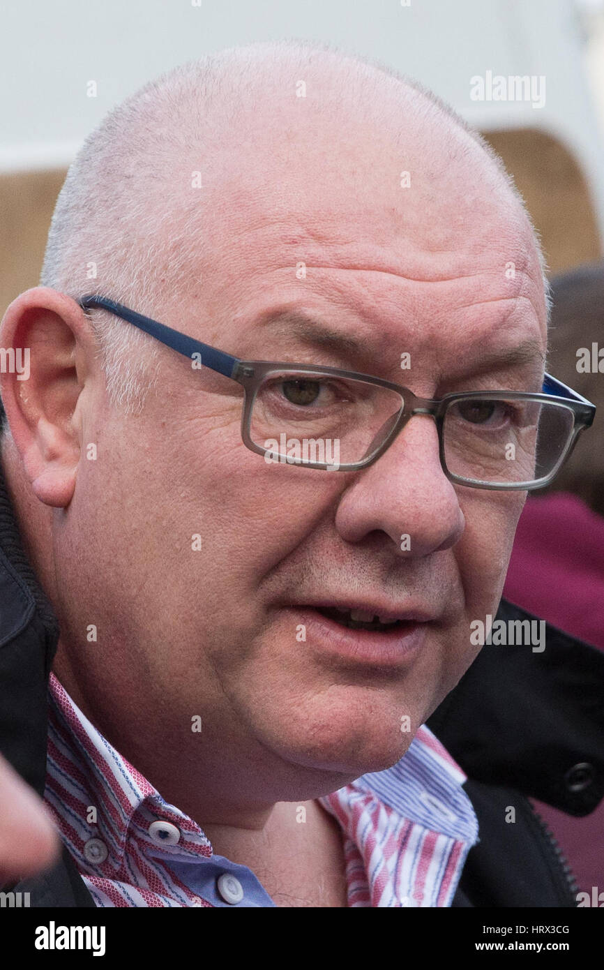 Dave Ward High Resolution Stock Photography and Images - Alamy