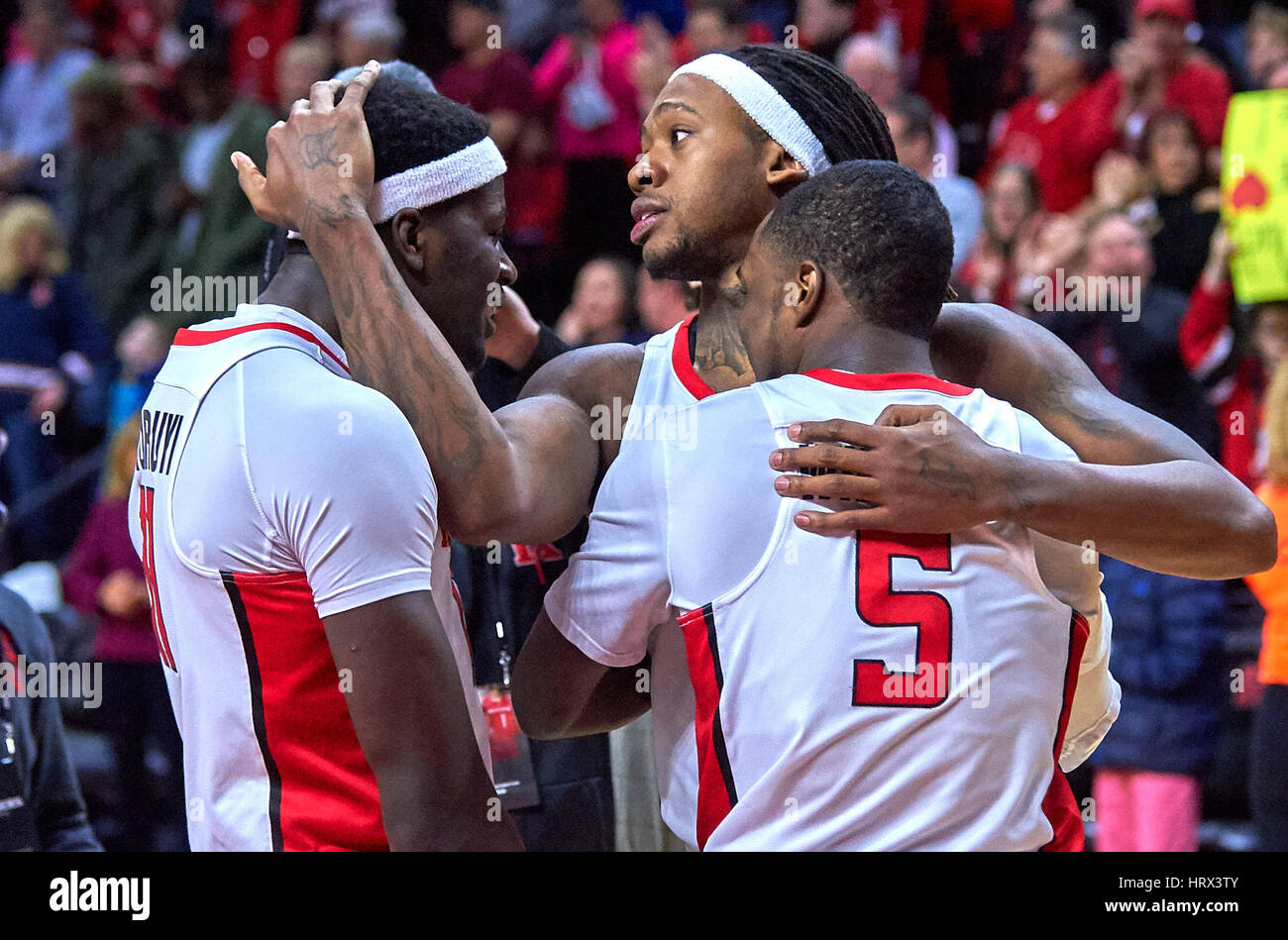 Rutgers' forward Deshawn Freeman (33) celebrates with Eugene Omoruyi ...