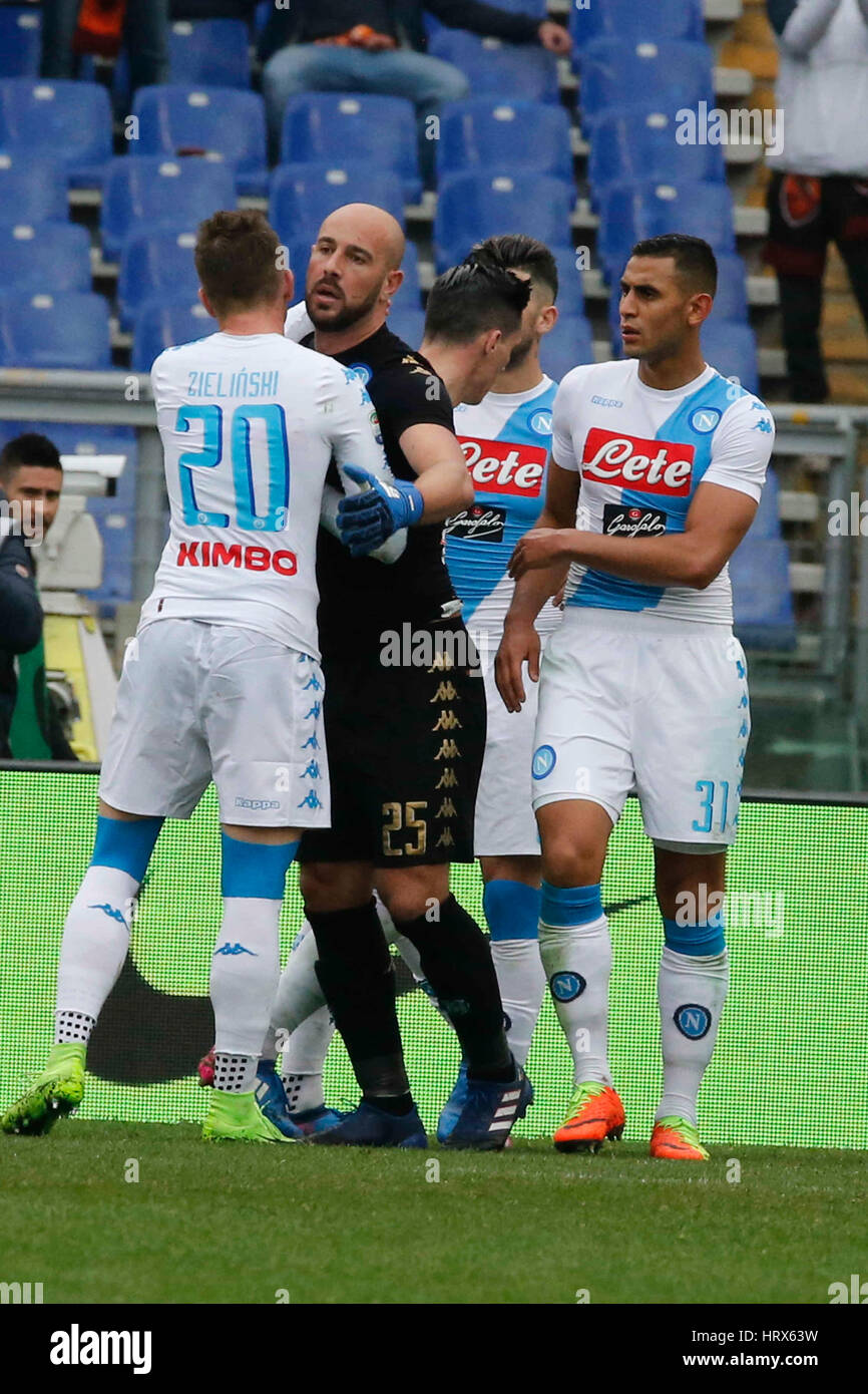 Ssc napoli players celebrate hi-res stock photography and images - Alamy