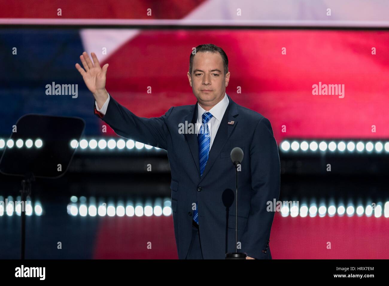 Priebus waving hi-res stock photography and images - Alamy