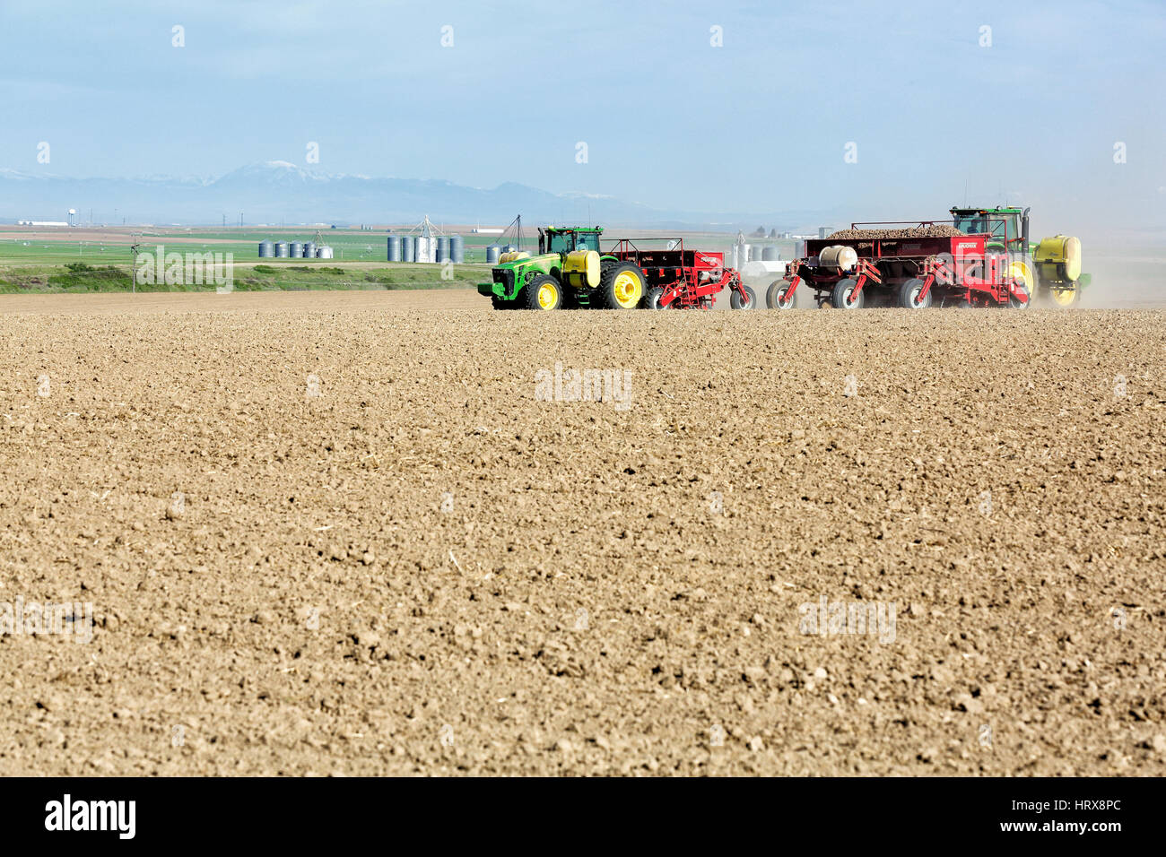 Farming tractors hi-res stock photography and images - Alamy