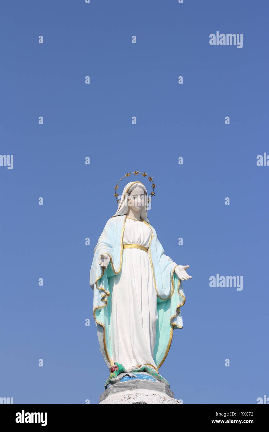 Virgin mary statue italy hi-res stock photography and images - Alamy