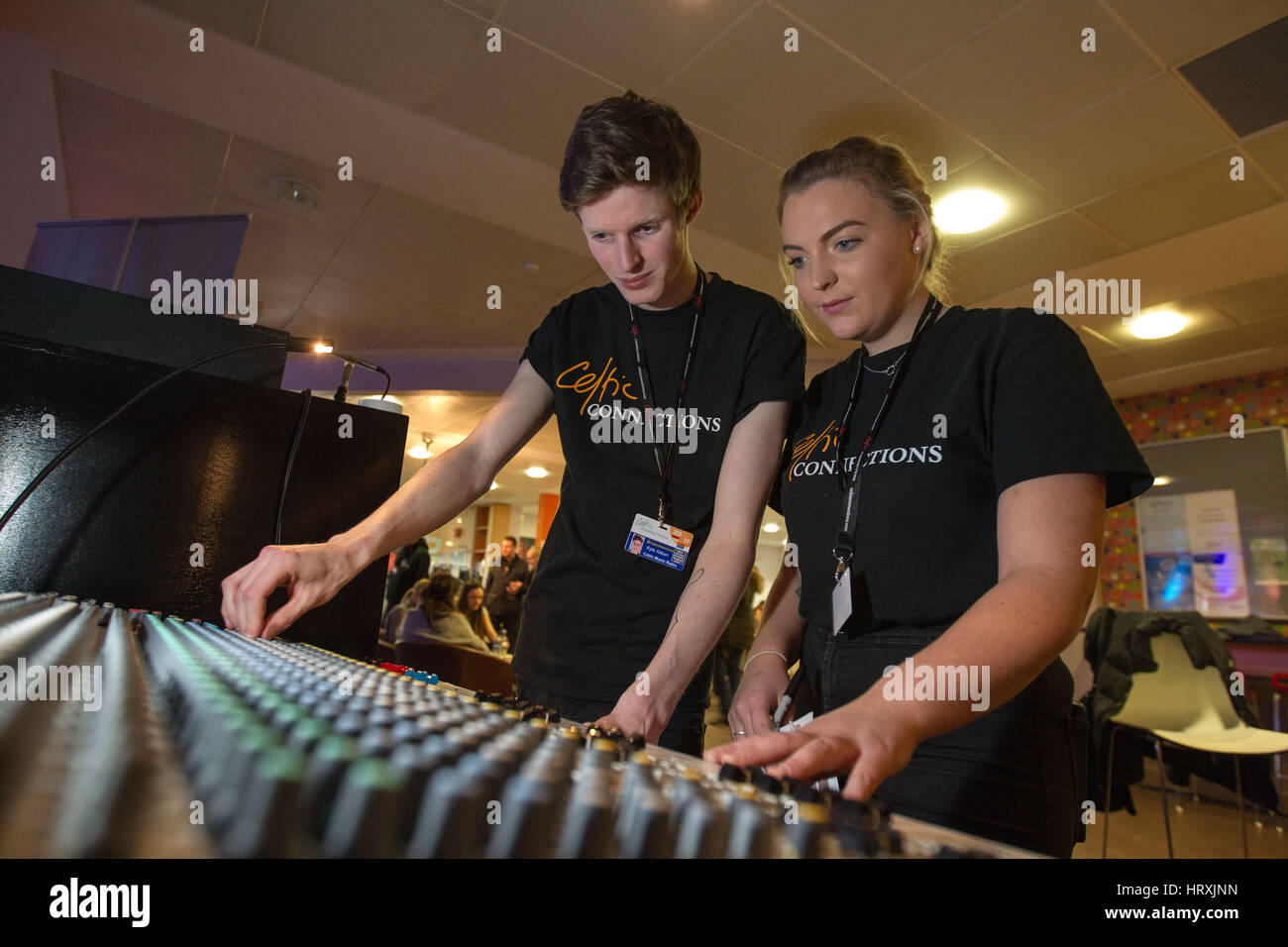 Sound engineer concert hi-res stock photography and images - Alamy