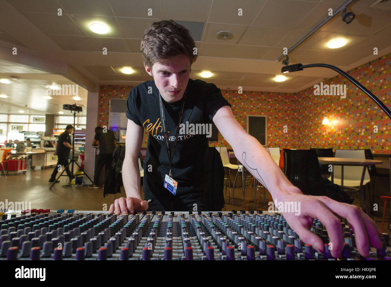 Sound engineer concert hi-res stock photography and images - Alamy
