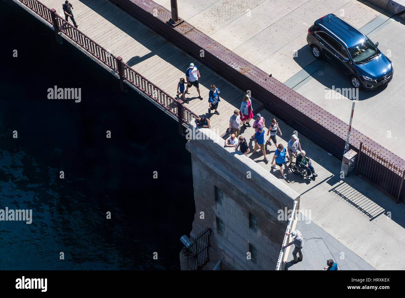 Chicago riverwalk busy hi-res stock photography and images - Alamy