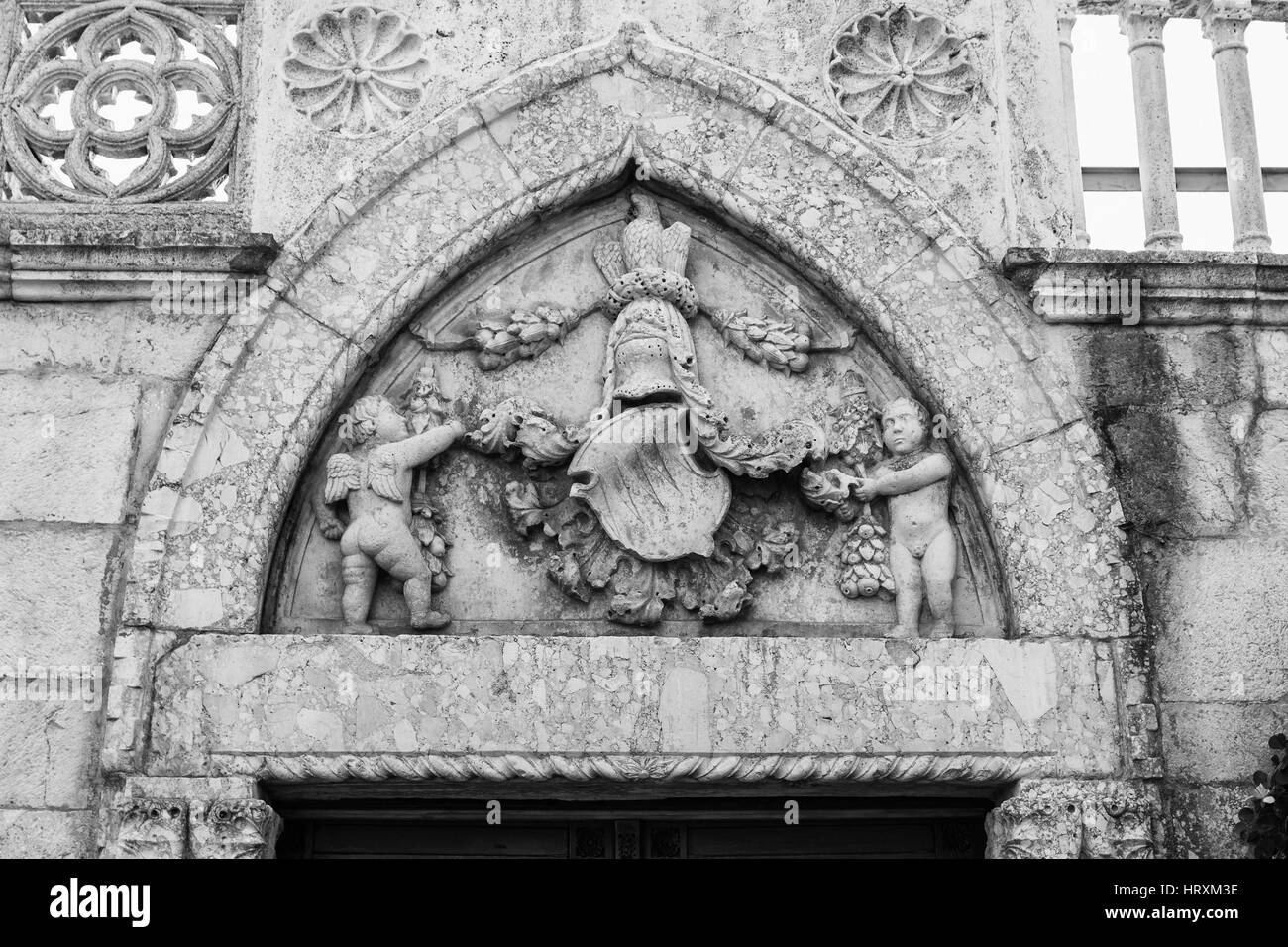 Medieval carved angels hi-res stock photography and images - Alamy