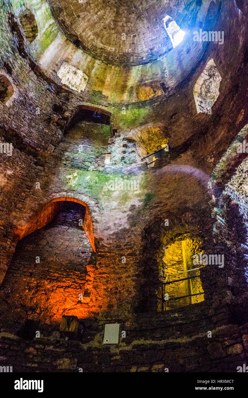 Medieval castle interiors hi-res stock photography and images - Alamy
