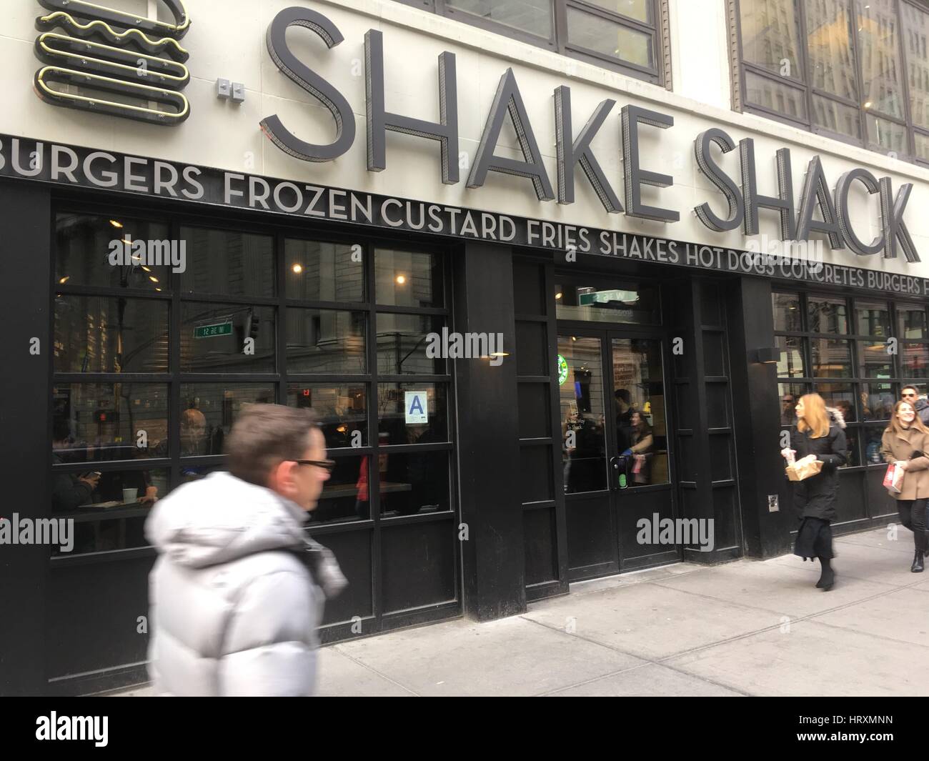 Shake shack facade hi-res stock photography and images - Alamy