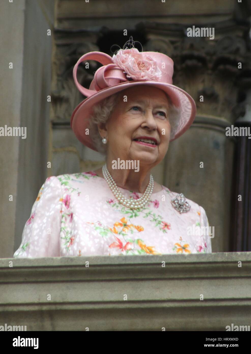 Queen elizabeth ii on train hi-res stock photography and images - Alamy