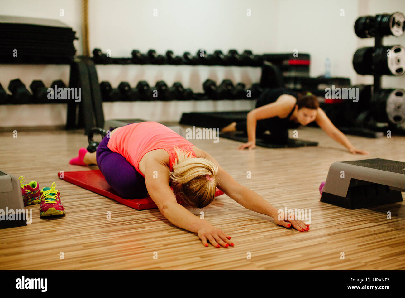 step workout. Women group fitness Stock Photo - Alamy