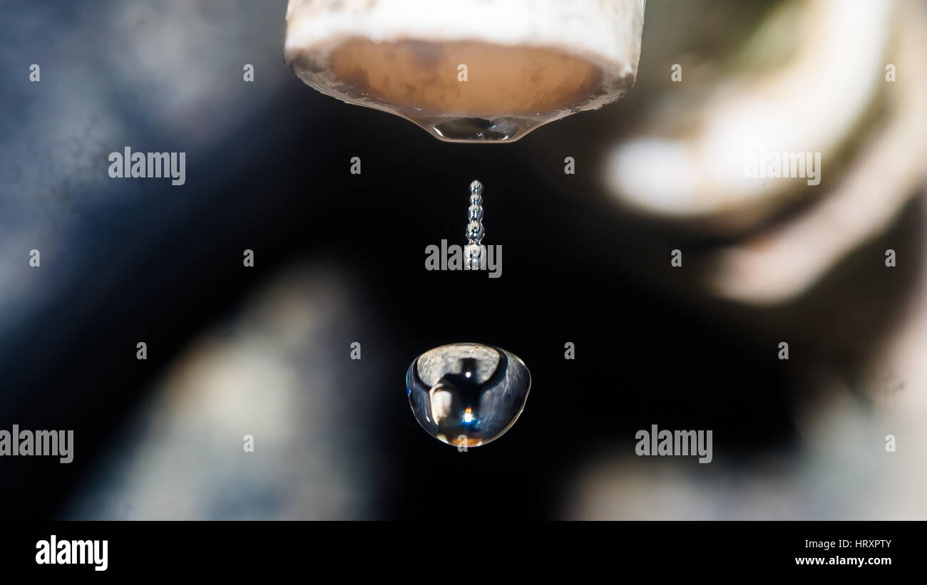 Drop action hi-res stock photography and images - Alamy