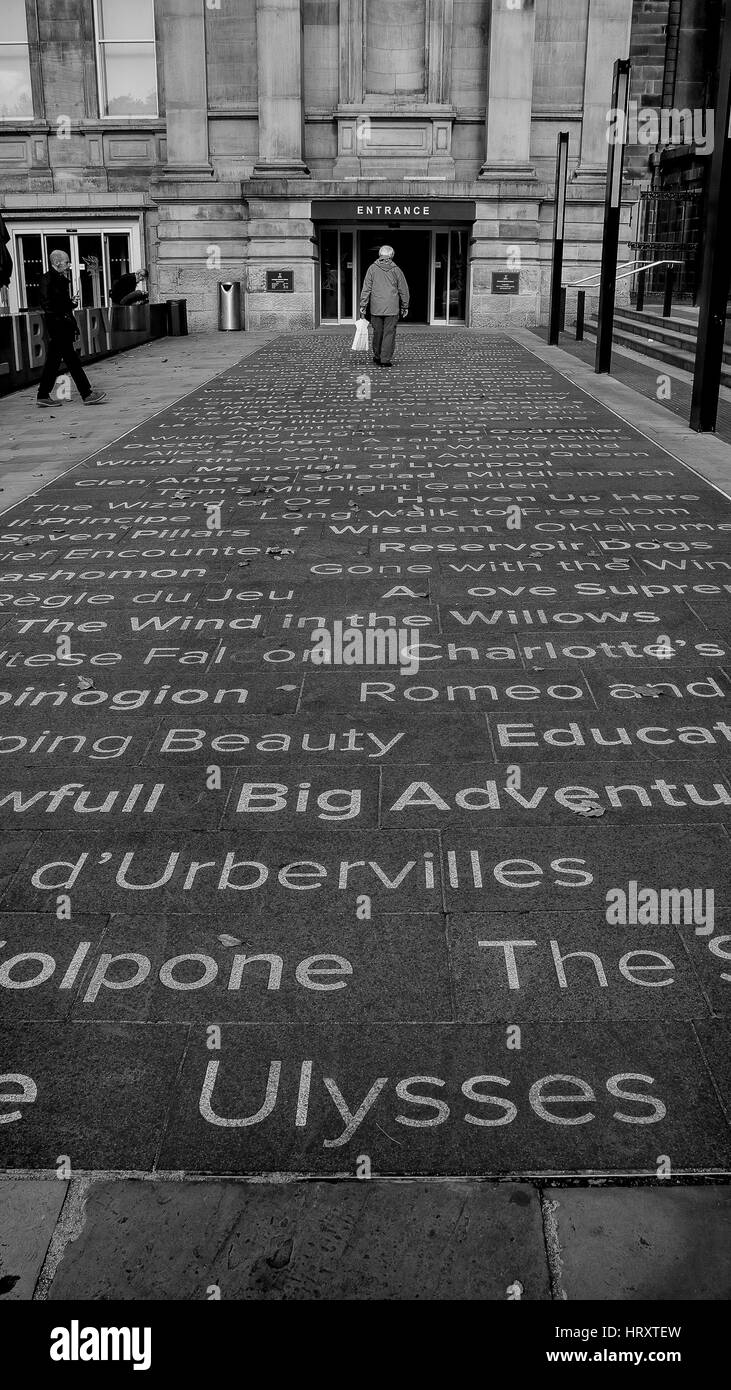 Liverpool Liver building flags Stock Photo - Alamy