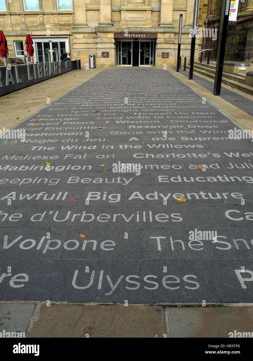 Liverpool Liver building flags Stock Photo - Alamy