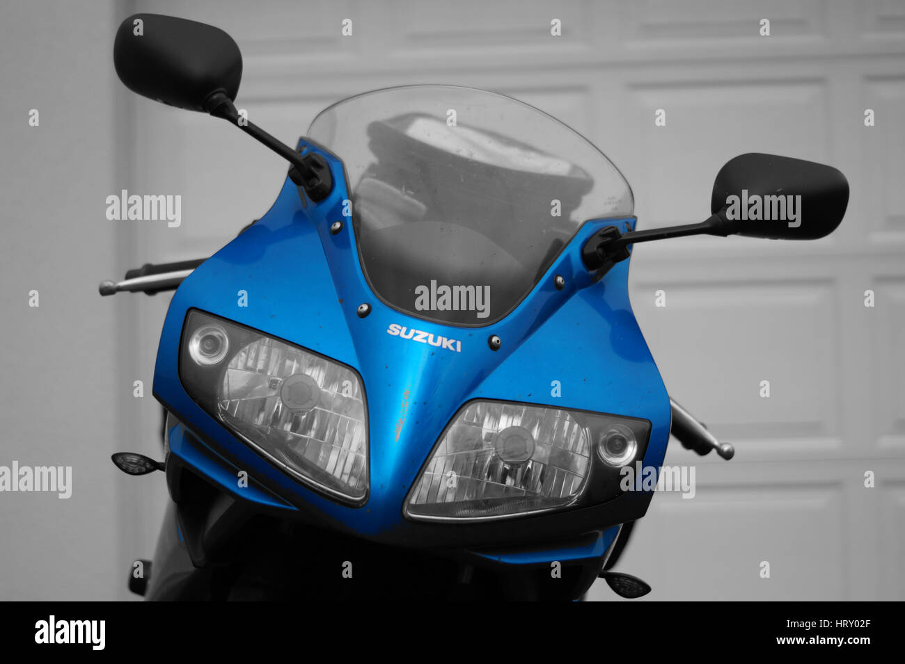 Spot color blue Suzuki 650 SV Stock Photo - Alamy