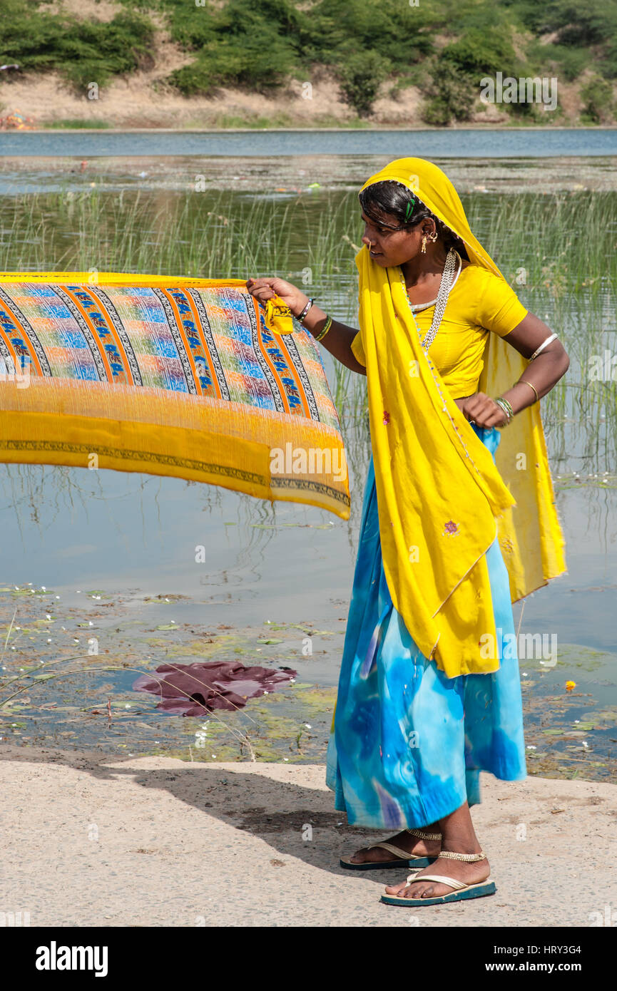 Bhil people at Baneshwar Mela Stock Photo - Alamy