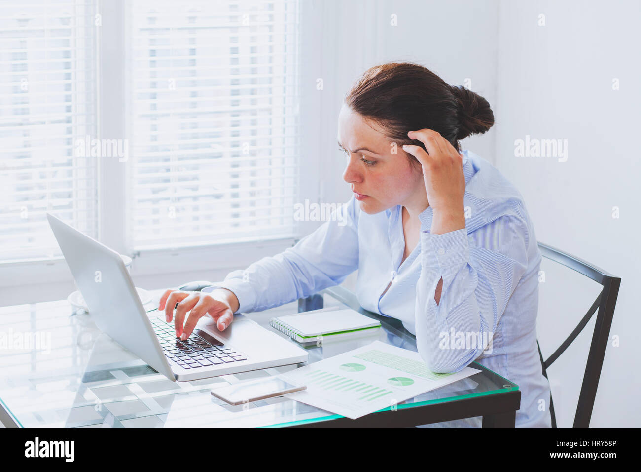 business woman working on computer in modern office Stock Photo - Alamy