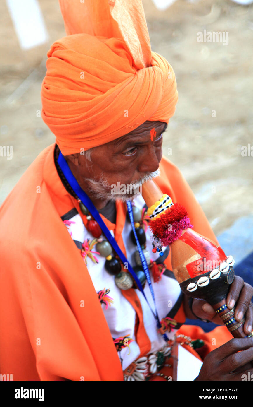 Rajasthan kalakar (Artist), India (Photo Copyright © by Saji Maramon ...