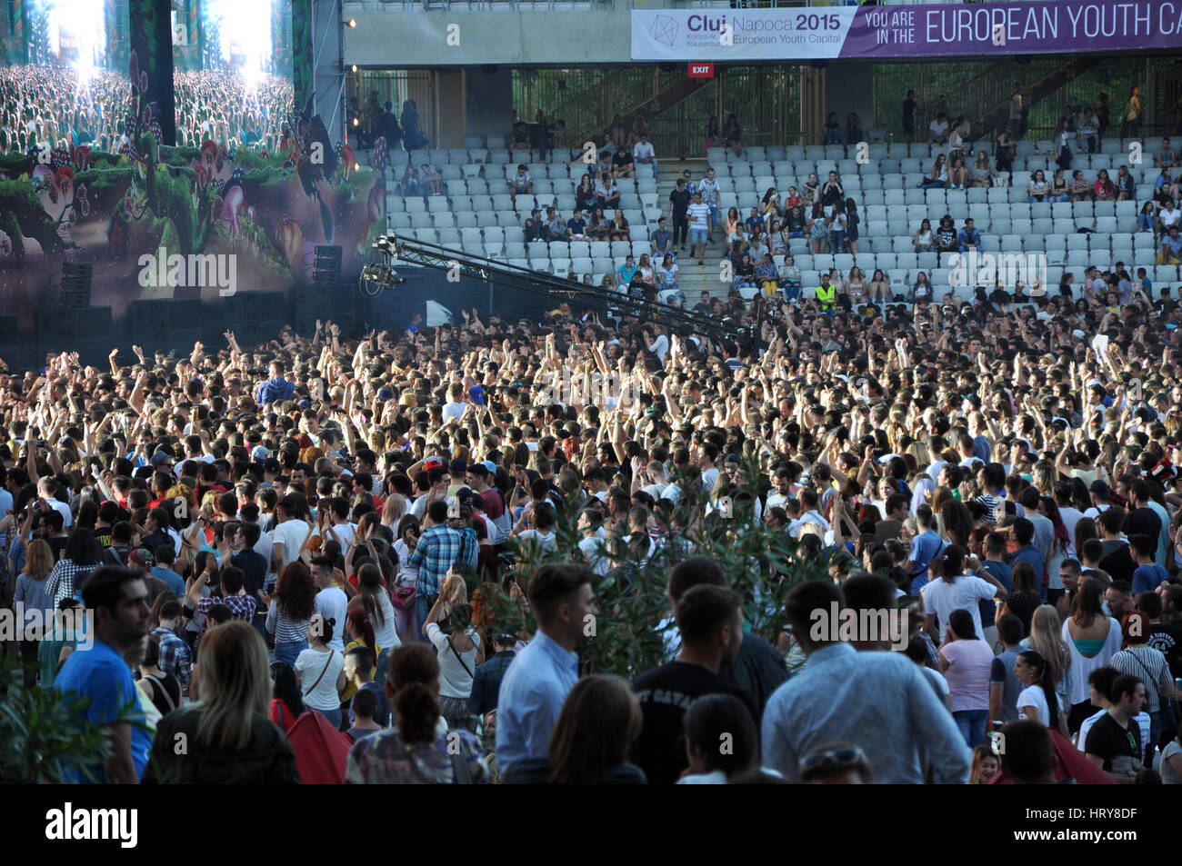 Tom odell crowd hi-res stock photography and images - Alamy