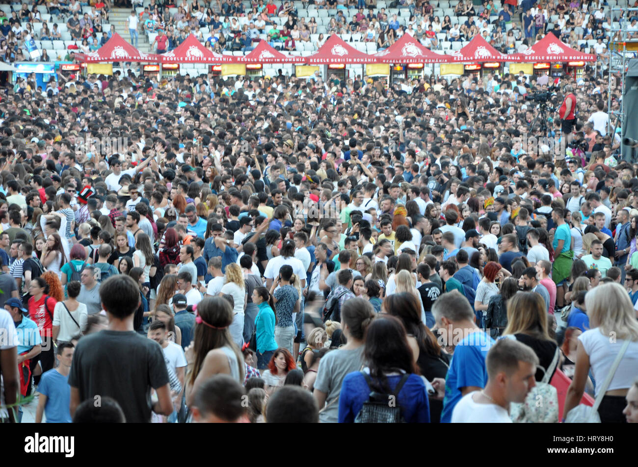 Tom odell crowd hi-res stock photography and images - Alamy