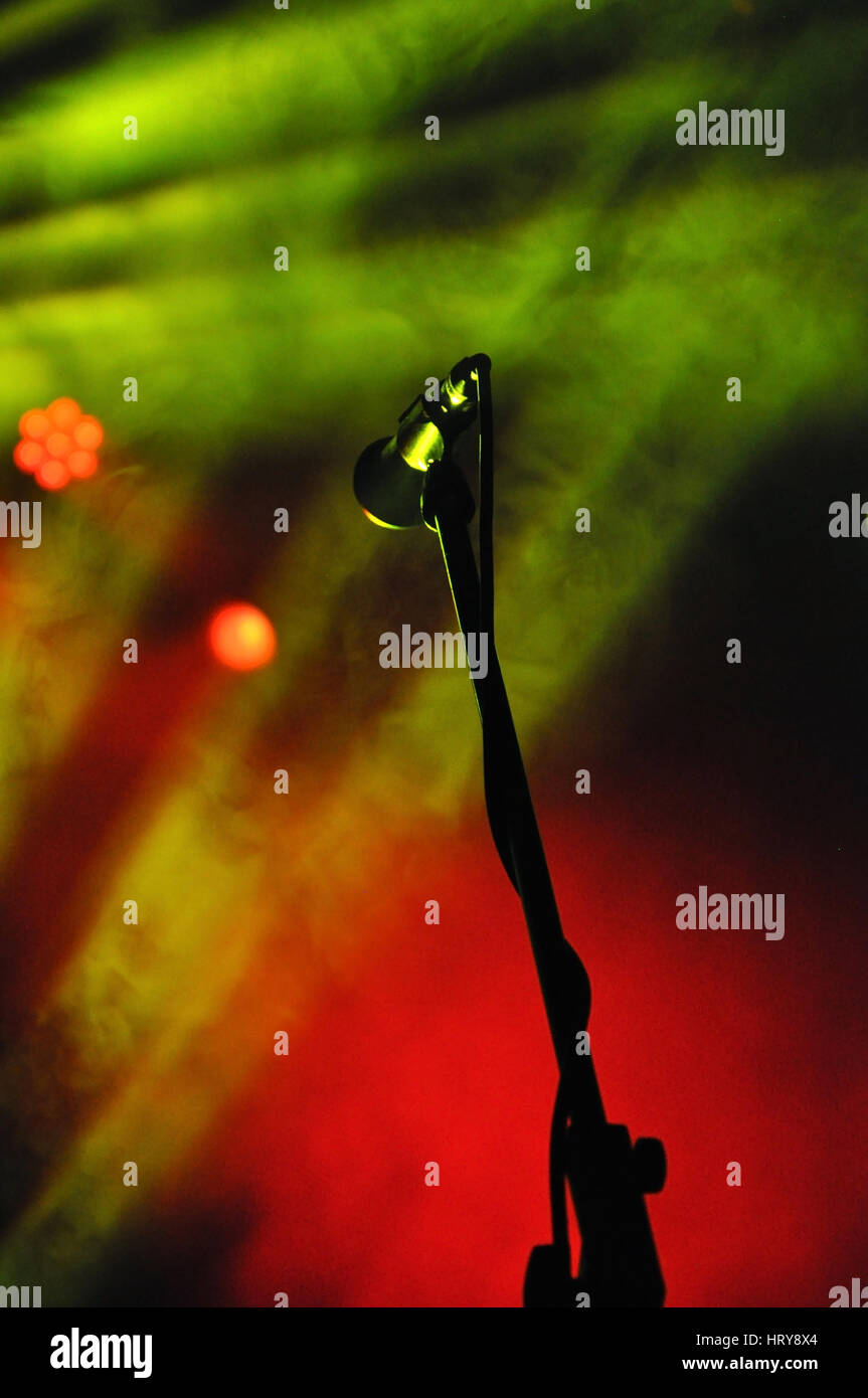 Spotlight microphone hi-res stock photography and images - Alamy