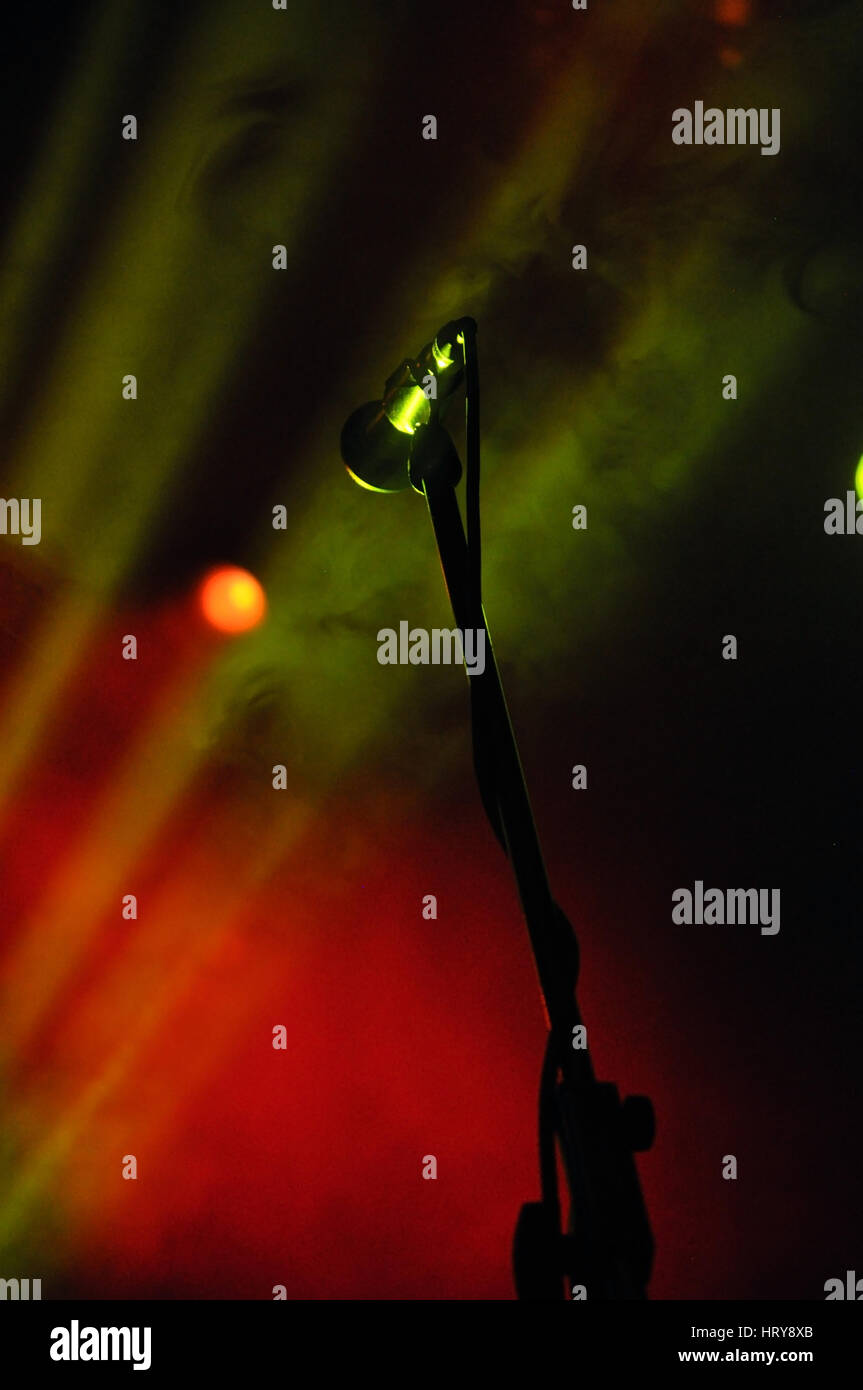 Spotlight microphone hi-res stock photography and images - Alamy