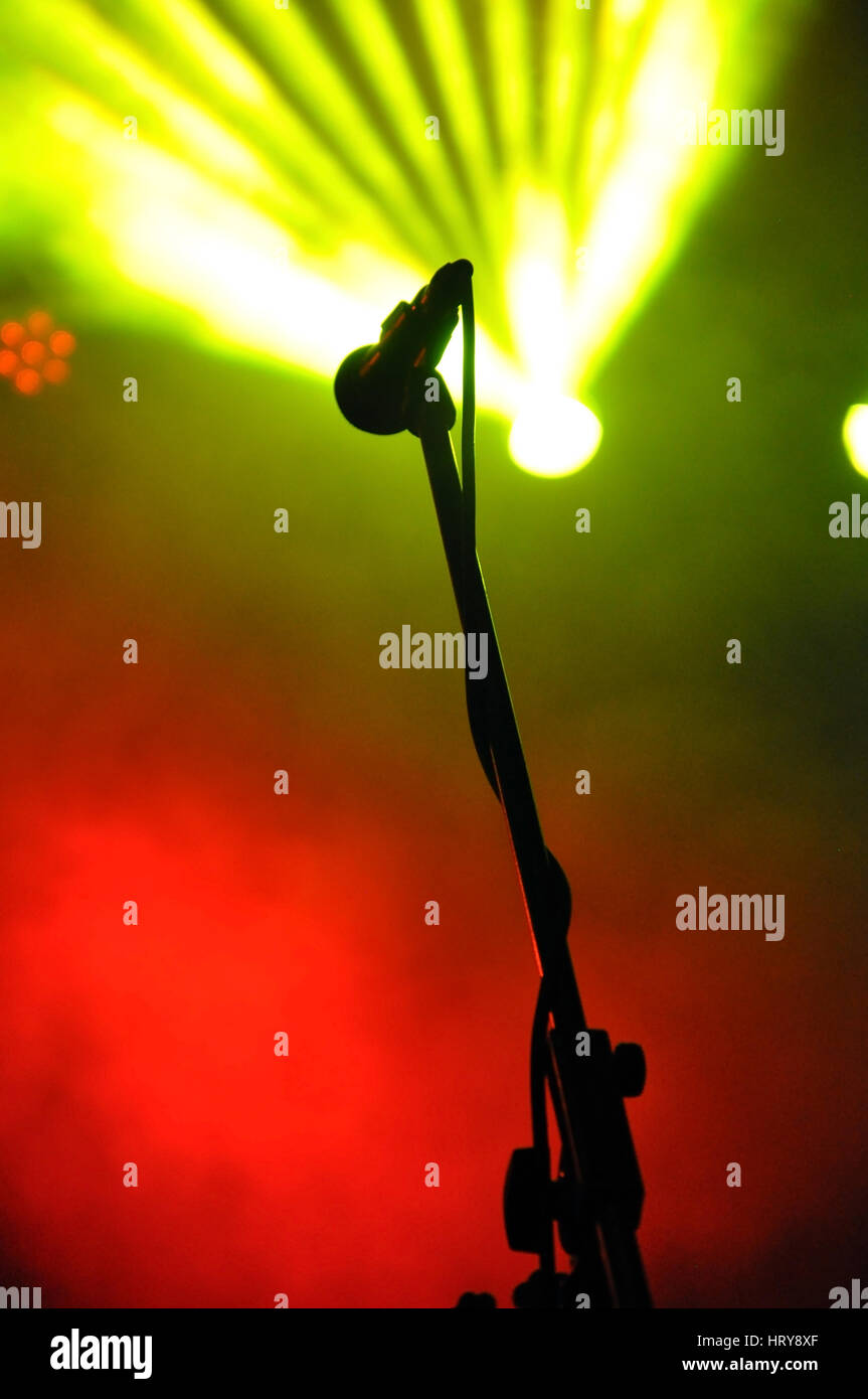 Stage spotlight microphone hi-res stock photography and images - Alamy