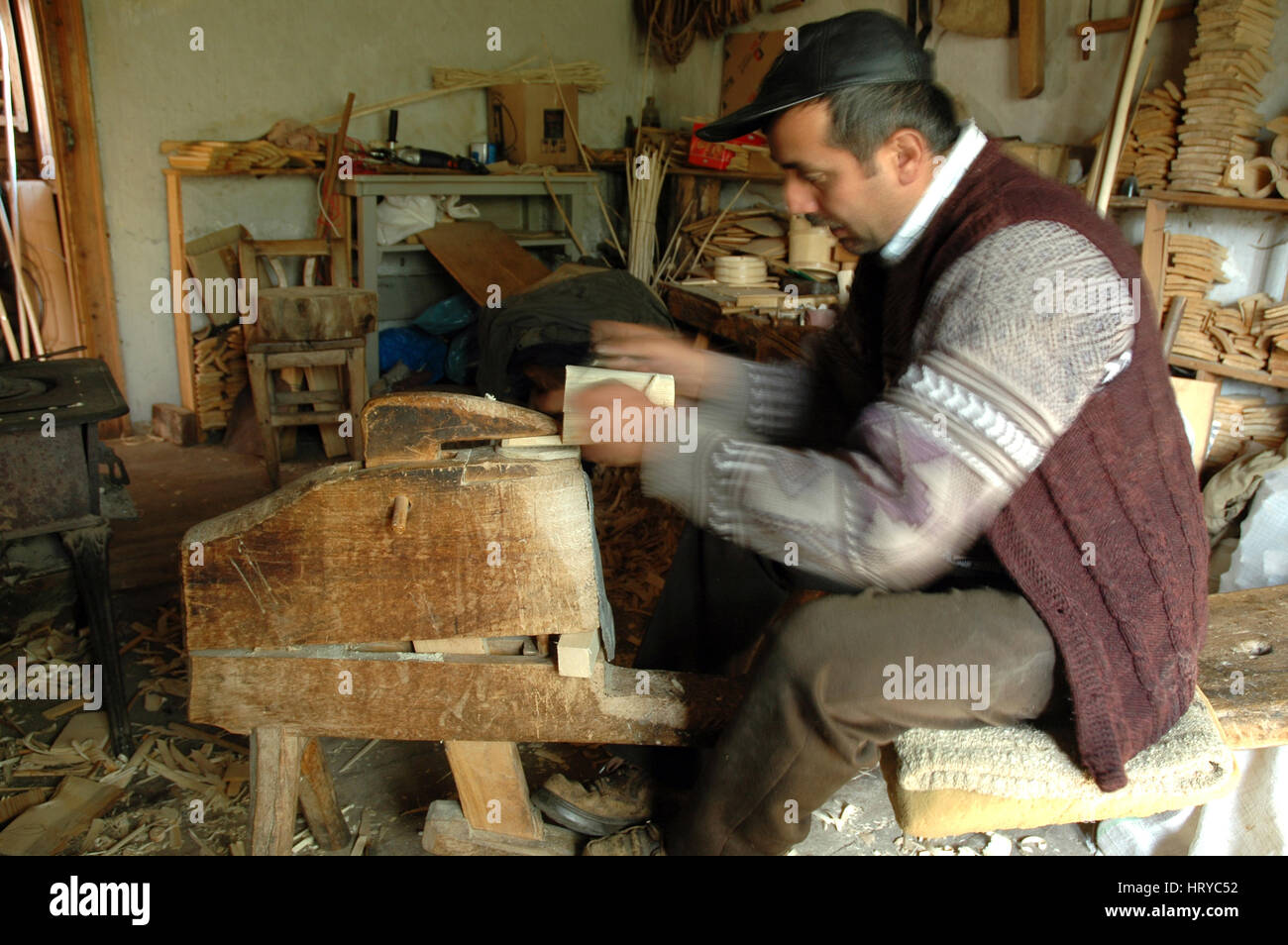 PATRAHAITESTI - CCA JUNE: Carpenter handcrafting a traditional Romanian ...